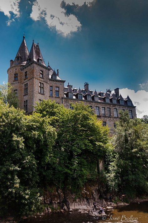 Visit Durbuy Castle (Chateau de Durbuy) in Durbuy | Live the World