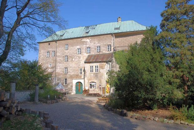 Visit Houska Castle (Hrad Houska) in Doksy | Live the World