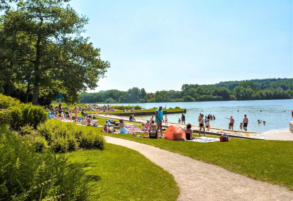 Visit Bambois Lake and Gardens (Les Jardins du Lac de Bambois) in ...