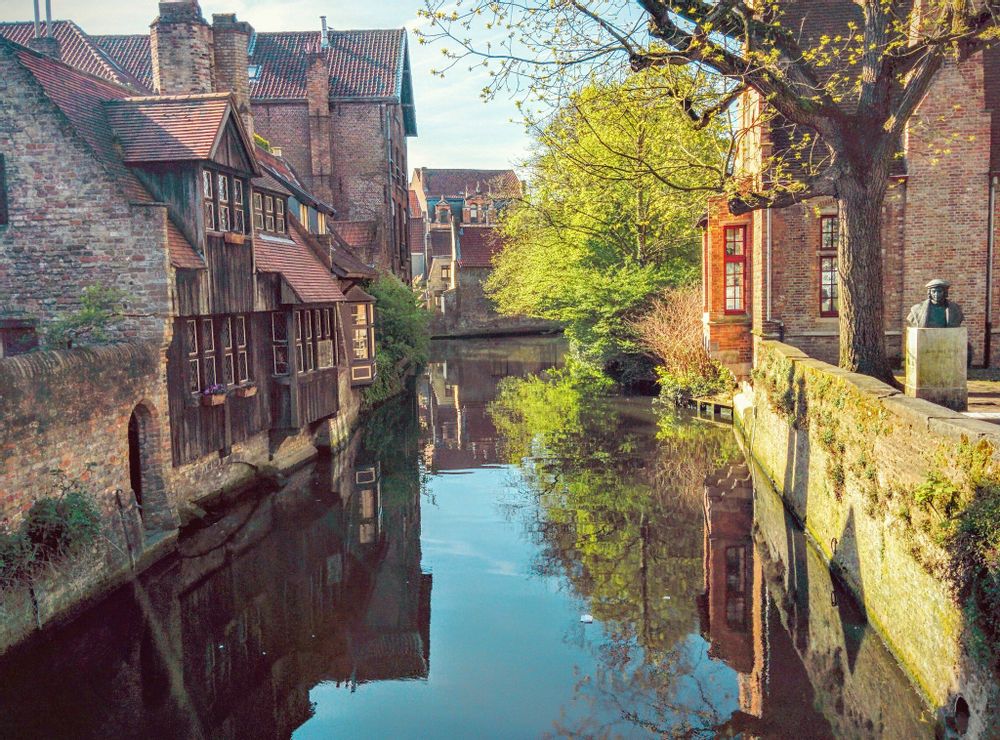Visit Bonifacius Bridge in Bruges | Live the World