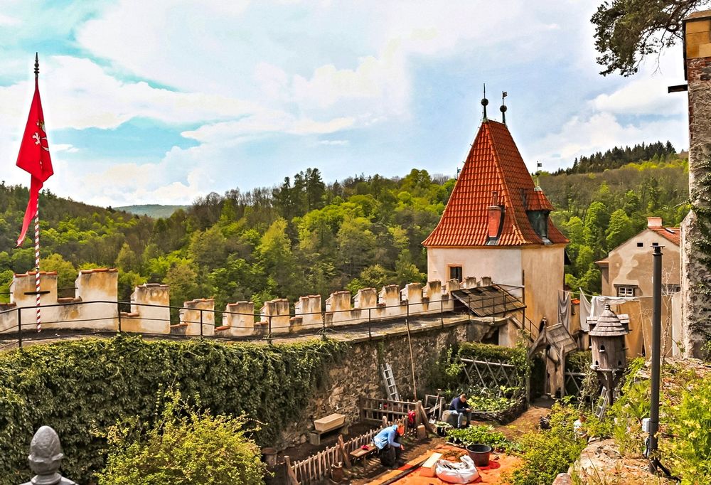 Visit Křivoklát Castle (Křivoklát Hrad) in Křivoklát | Live the World