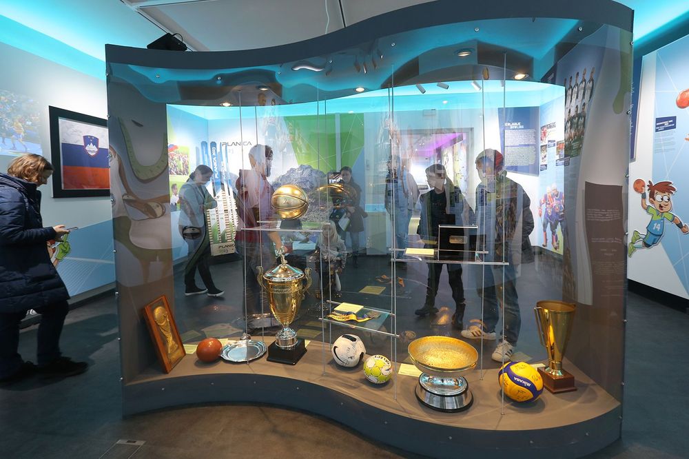 Visit National Museum of Contemporary History (Muzeju novejše zgodovine ...