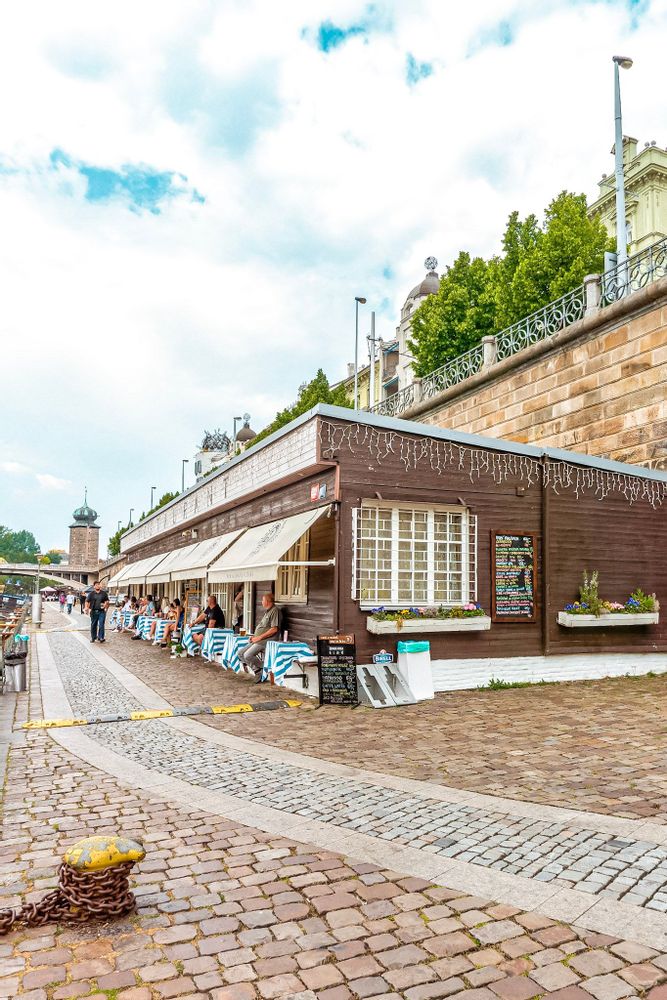 Visit Náplavka (Rašínovo Nábřeží) in Prague | Live the World