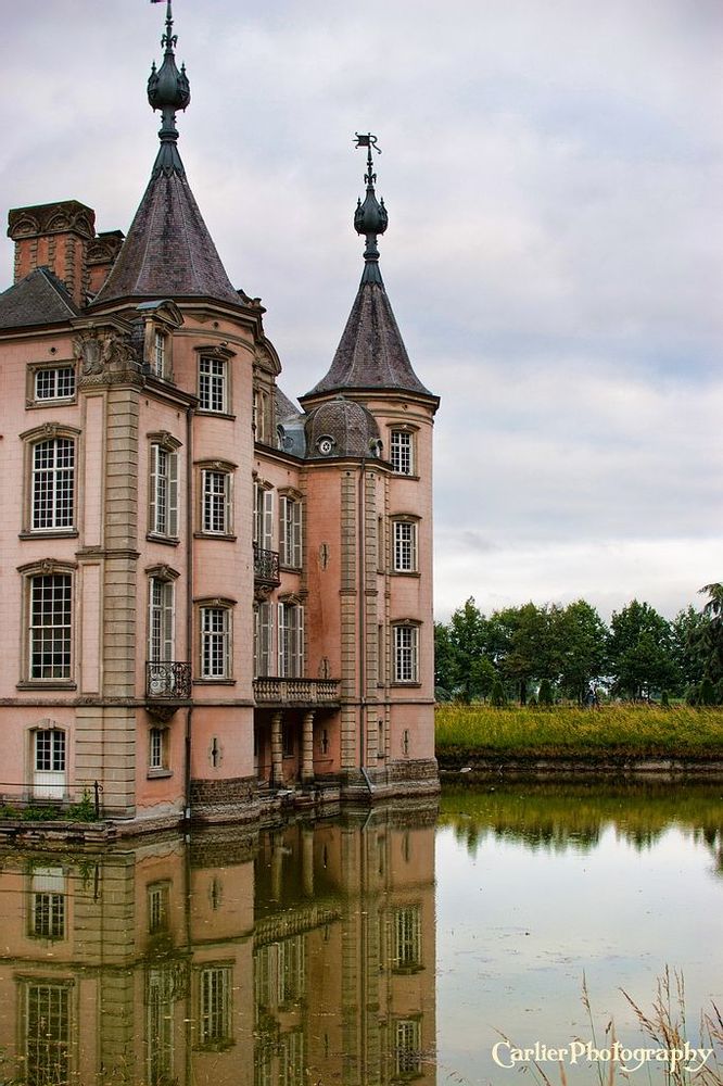 Visit Poeke Castle (Kasteel van Poeke) in Poeke | Live the World