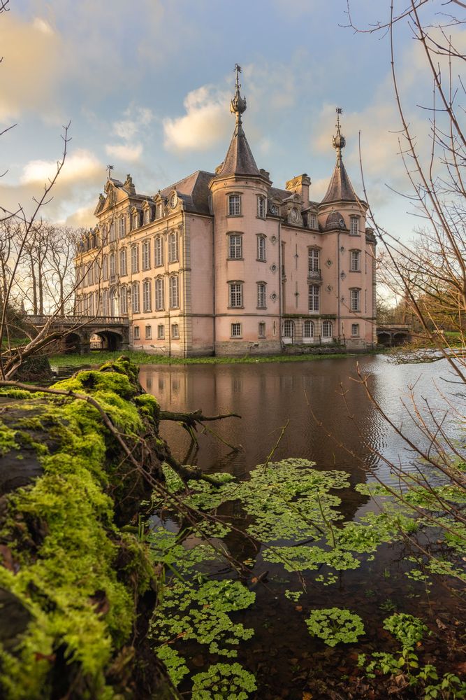 Visit Poeke Castle (Kasteel van Poeke) in Poeke | Live the World