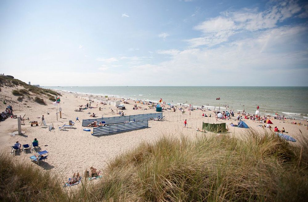 Visit Twins Club in Bredene | Live the World