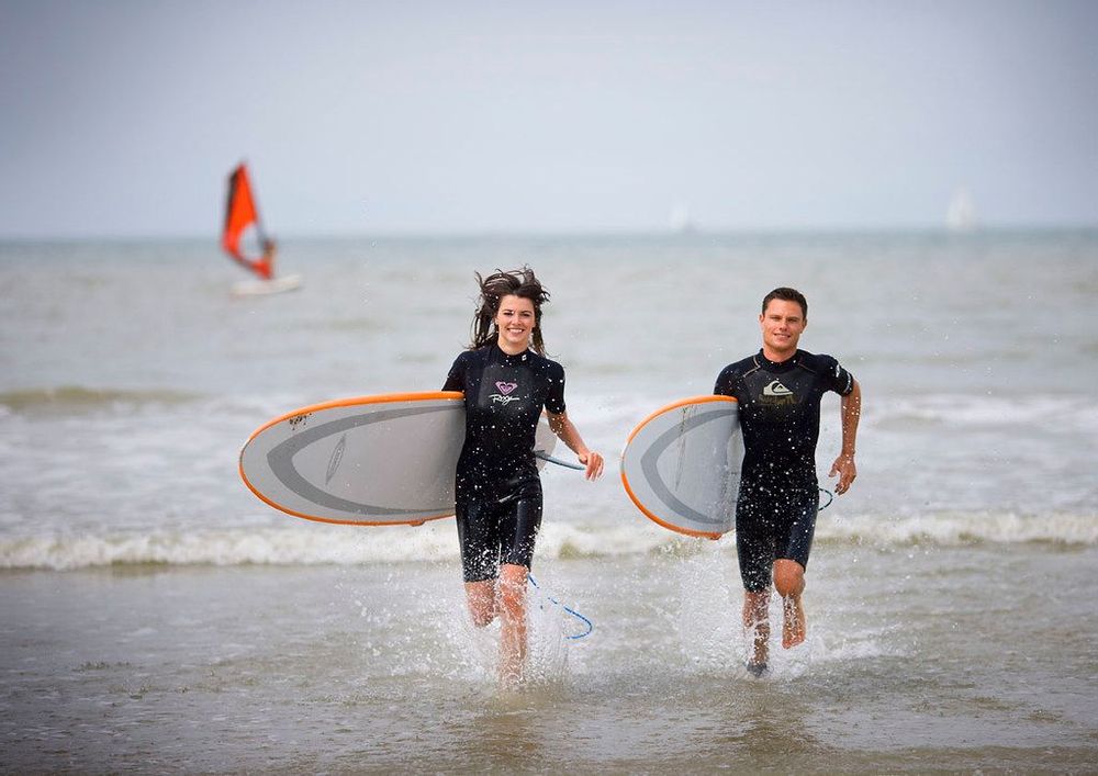 Visit Twins Club in Bredene | Live the World