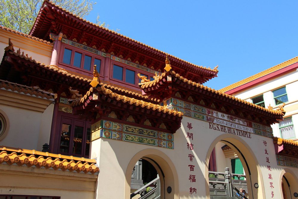 Visit He Hua Temple (De Fo Guang Shan He Hua Tempel) in Amsterdam ...