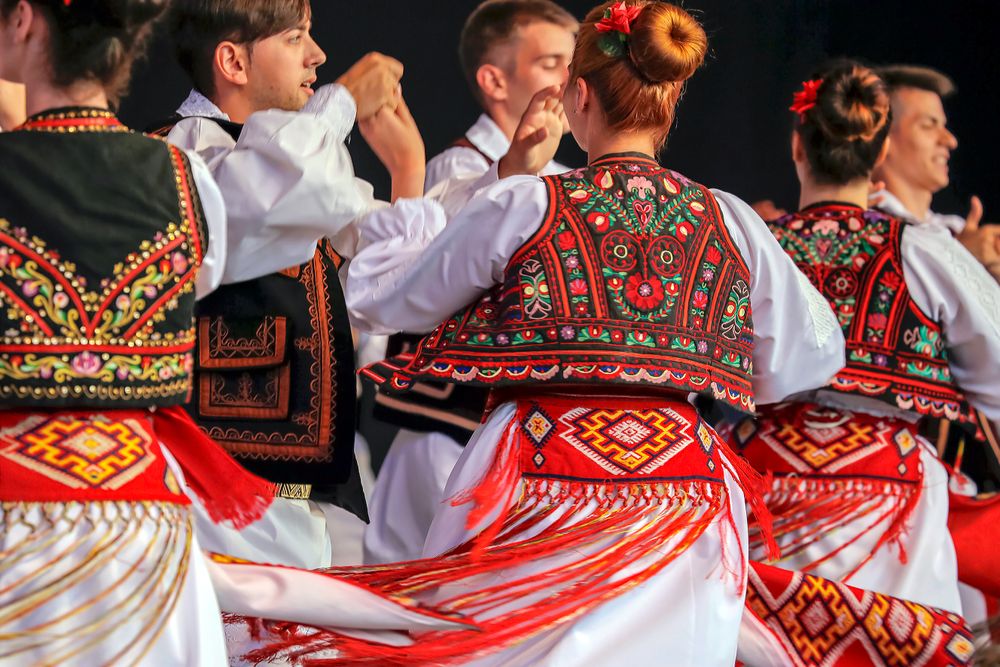 Romanian Traditional Clothing Name