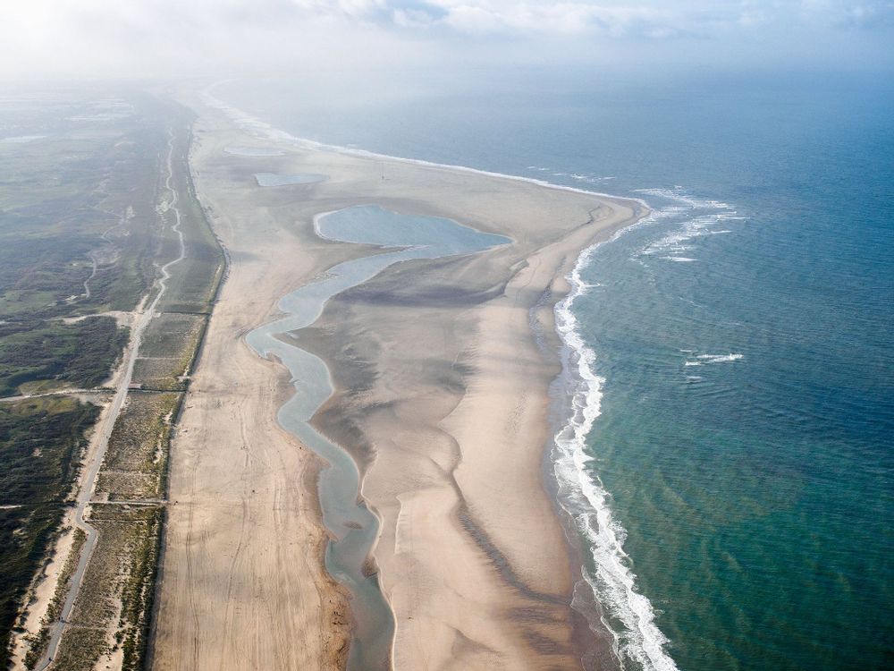 Visit The Sand Engine (Zandmotor) in The Hague | Live the World