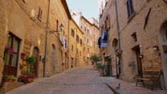 Volterra, city of salt, vampires and alabaster