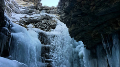 The village of frozen waterfalls - Kriz