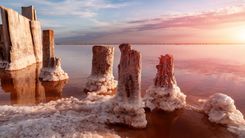 Lemurian Lake, a unique pink oasis in Ukraine